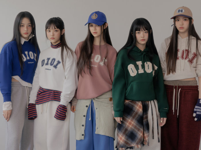 오아이오아이, 뉴진스의 22FW 새 화보 공개 | 더블유 코리아 (W Korea)