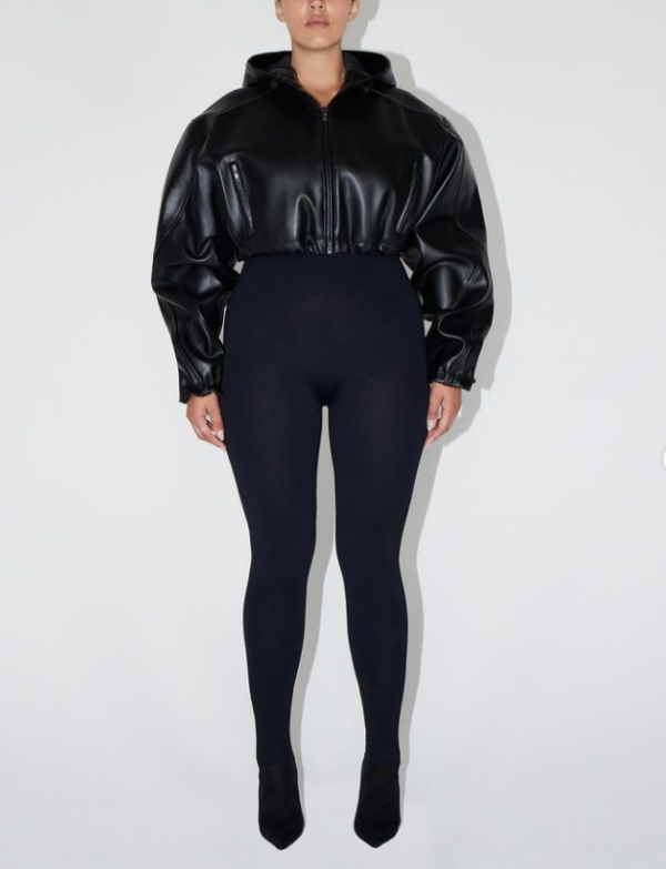 새 브랜드 ‘khy’를 런칭한 카일리 제너 | 더블유 코리아 (W Korea)