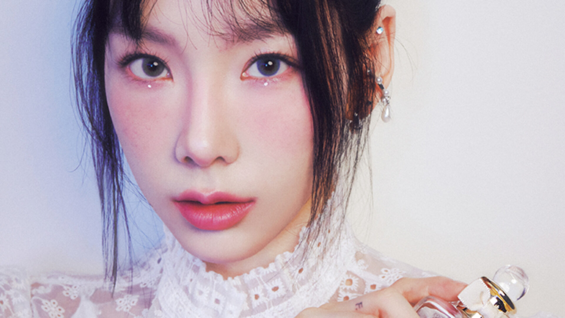 태연, 더블유 Vol.2 화보 선공개 | 더블유 코리아 (W Korea)